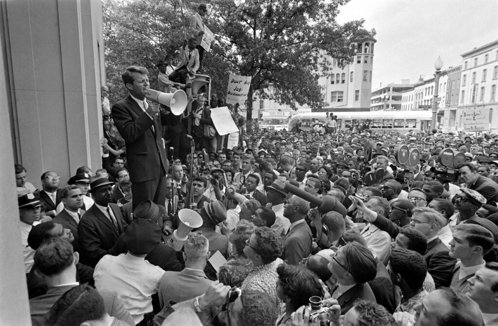 Trump Admin. Drops Segregation Ban in Gov't Contracts